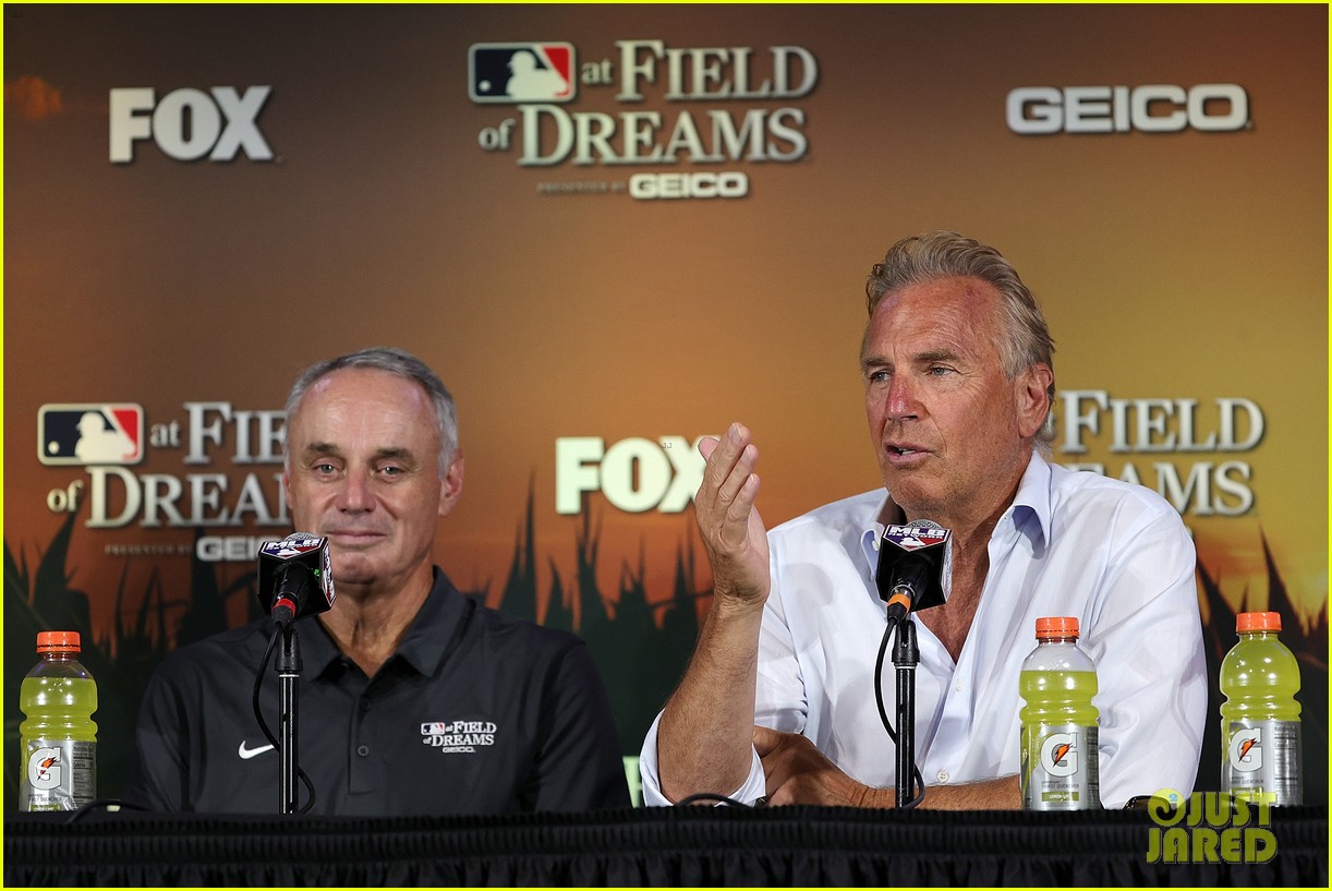 Kevin Costner Makes Special Appearance at Field of Dreams Baseball Game ...