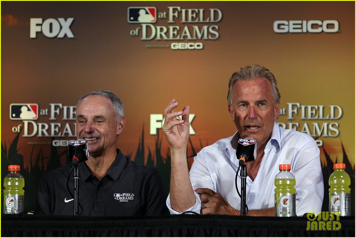 Kevin Costner Makes Special Appearance at Field of Dreams Baseball Game ...