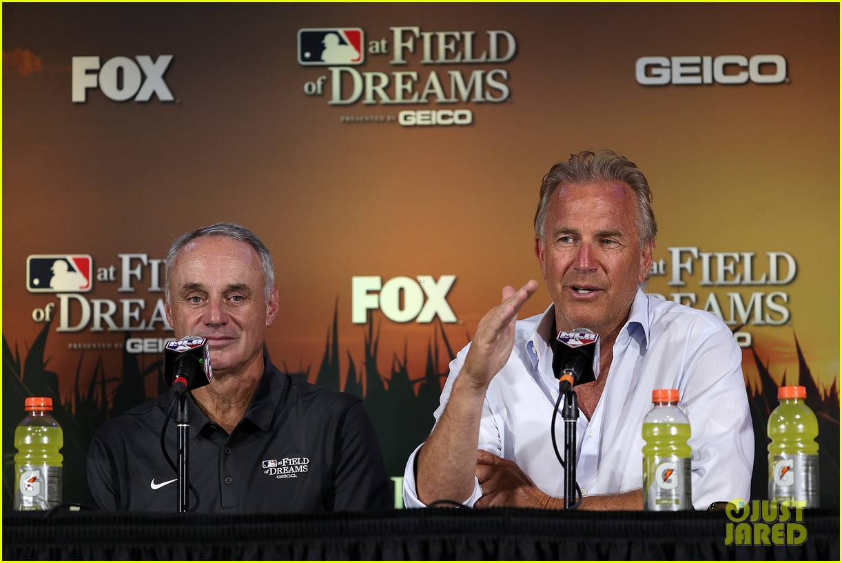 Kevin Costner Makes Special Appearance at Field of Dreams Baseball Game ...