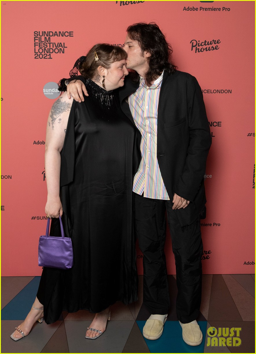 Lena Dunham Cozies Up to Boyfriend Luis Felber at 'Zola' Screening in ...