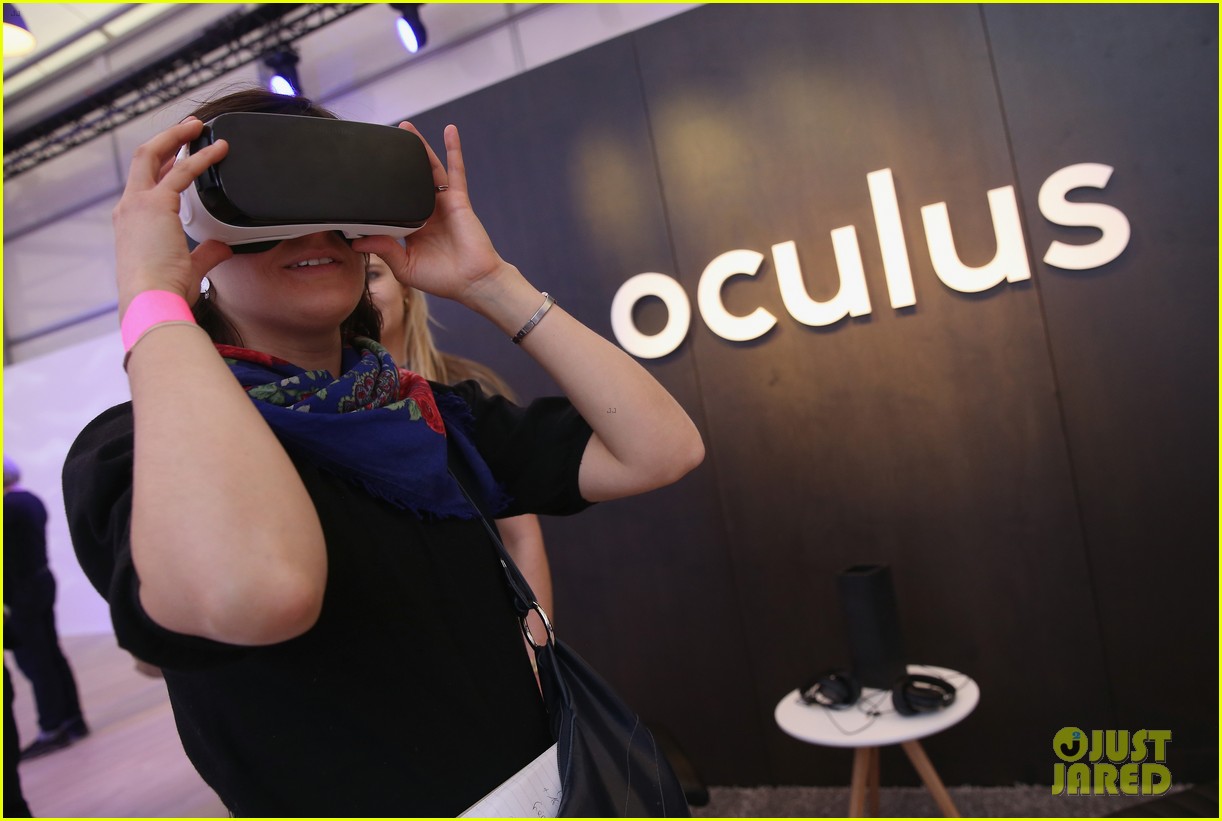 Facebook Launches a Virtual Reality App for Meetings: Photo 4606765 ...