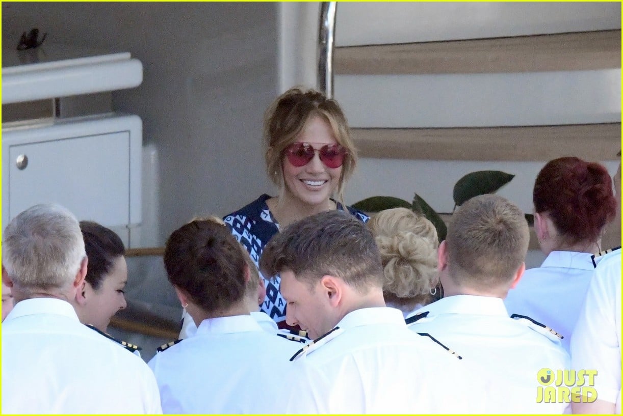 Jennifer Lopez Gives Out Hugs To The Crew As She Ends Her Week-Long ...