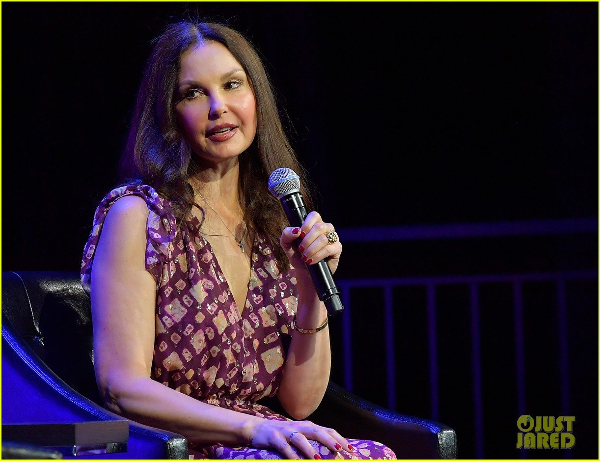 Ashley Judd Reveals She's Walking Again After Shattering Her Leg: Photo ...