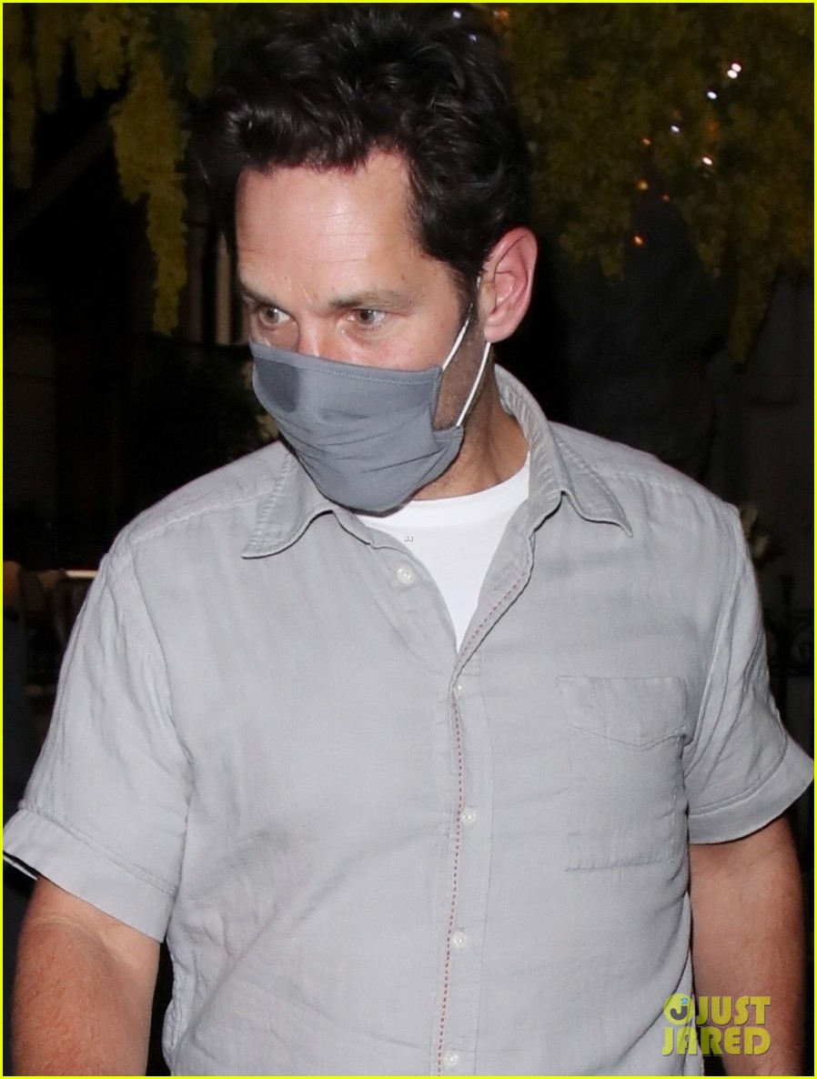 Paul Rudd Spotted In London After Going Viral For His Dinner With Dan ...