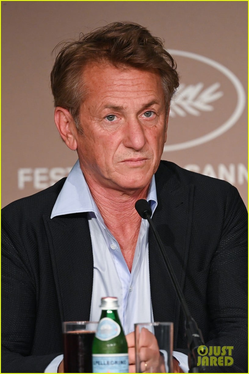 Sean Penn Says He Doesn't Want Unvaccinated People Seeing His Movie in ...
