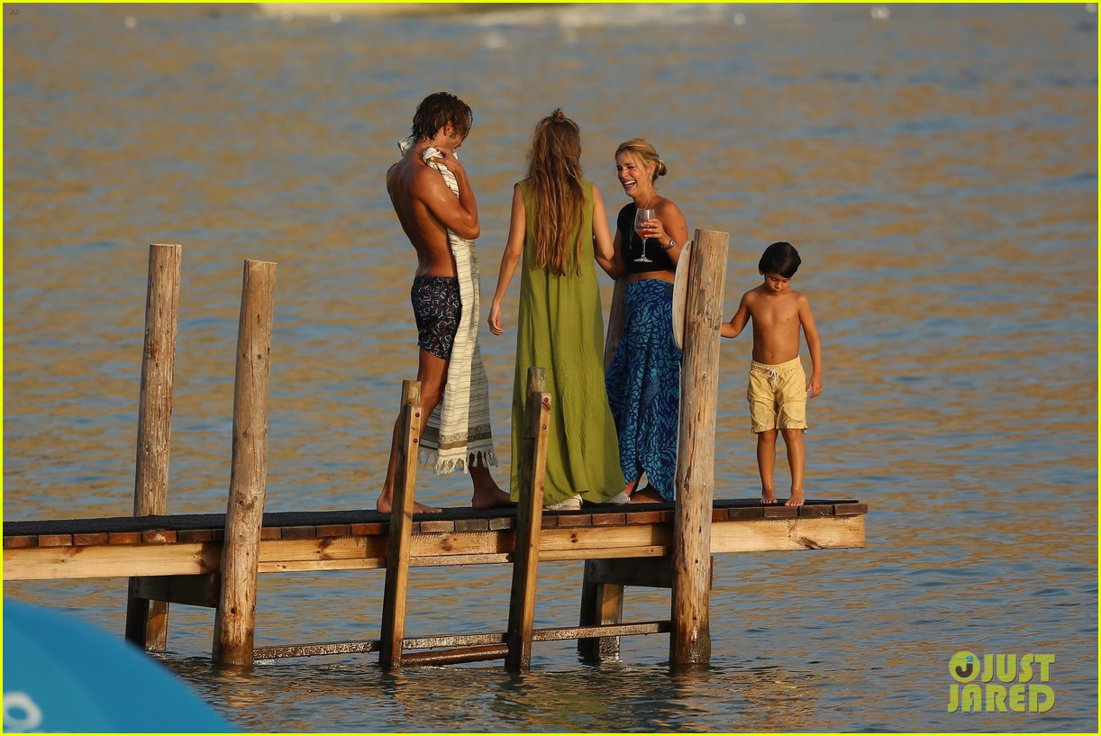 Sebastian Stan Looks So Cute with Girlfriend Alejandra Onieva While ...