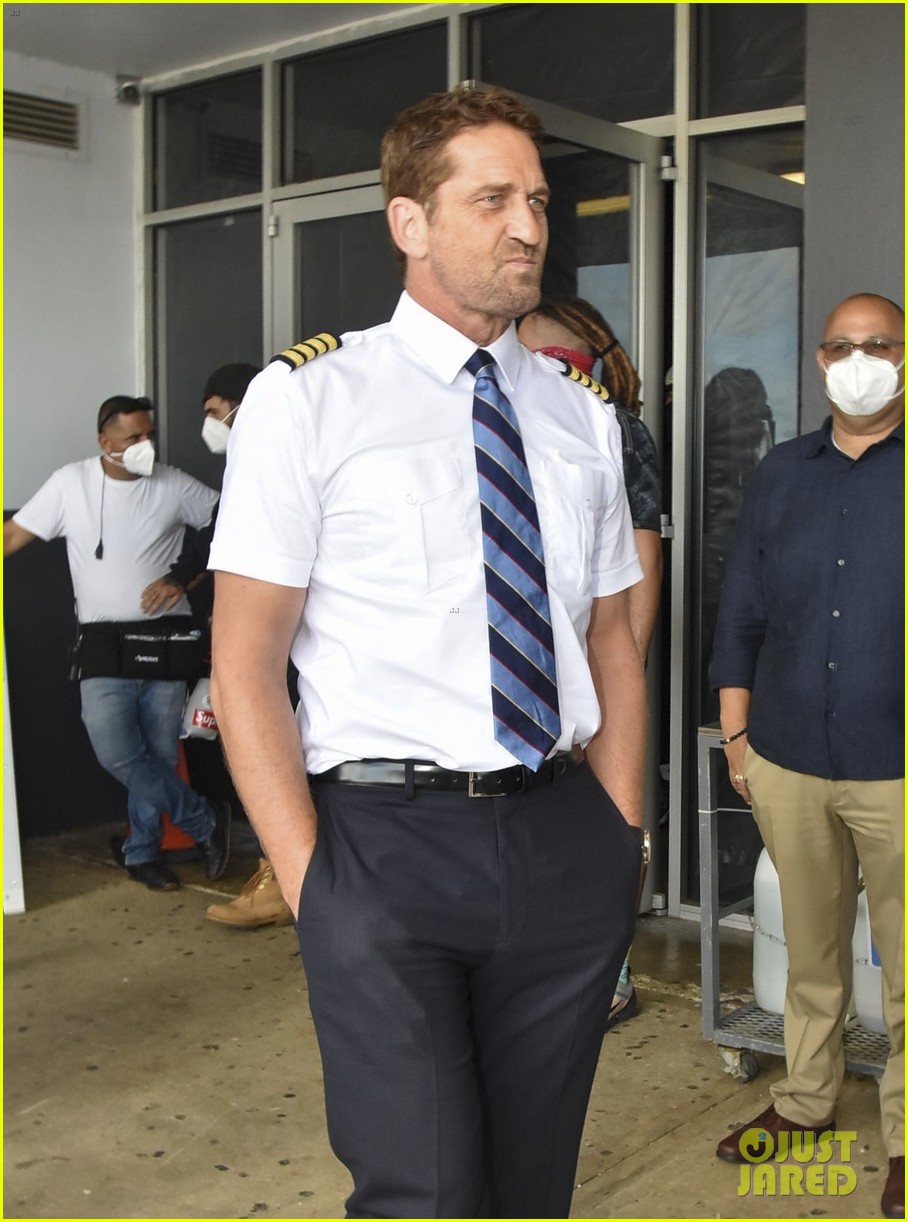 Gerard Butler Meets Puerto Rico's Governor During Break From Filming ...