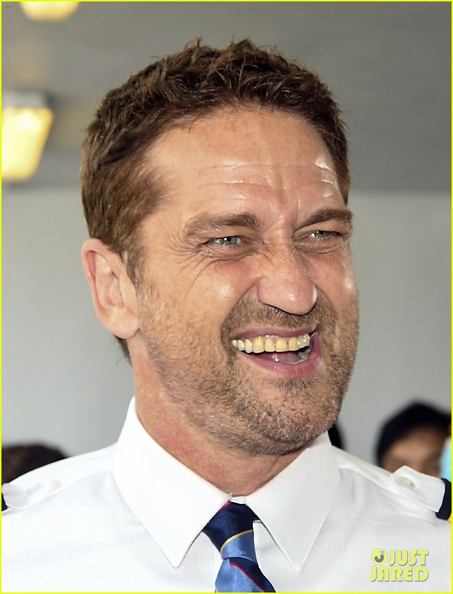 Gerard Butler Meets Puerto Rico's Governor During Break From Filming ...