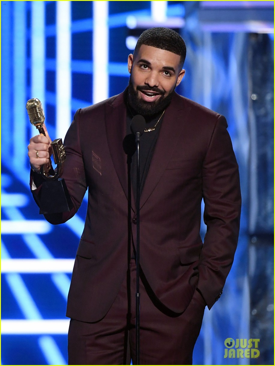 Drake Stays at No. 1 on Billboard 200 for a Third Week With 'Certified ...