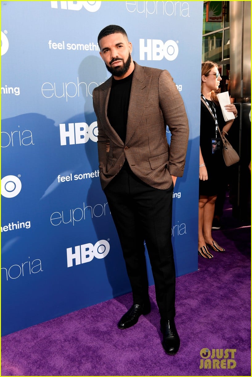 Drake Stays at No. 1 on Billboard 200 for a Third Week With 'Certified ...