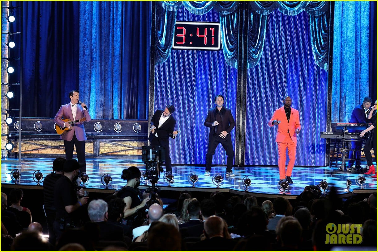 Lin-Manuel Miranda & 'Freestyle Love Supreme' Close Out Tony Awards ...