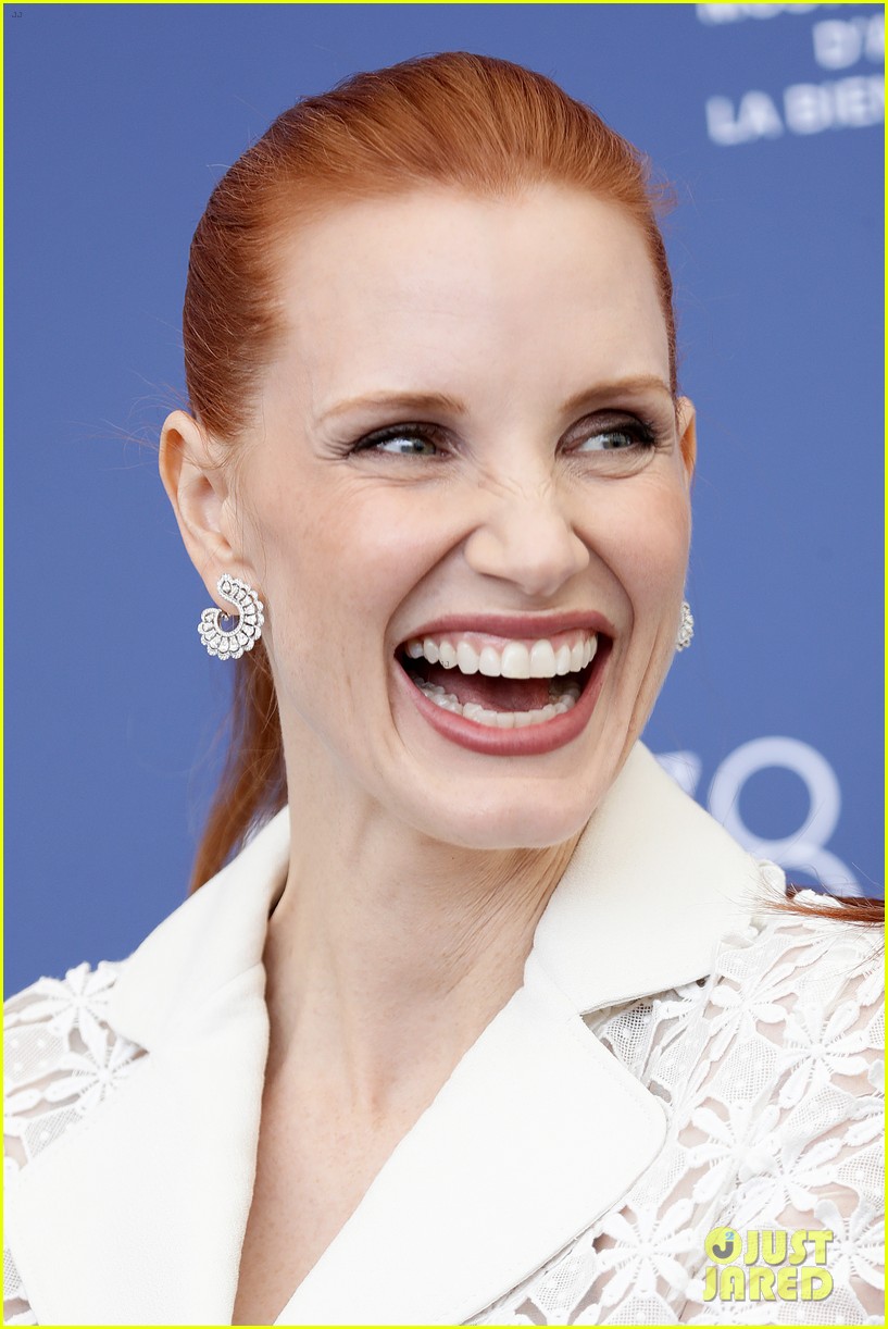 Oscar Isaac Adorably Held Jessica Chastain's Purse During Their Venice ...