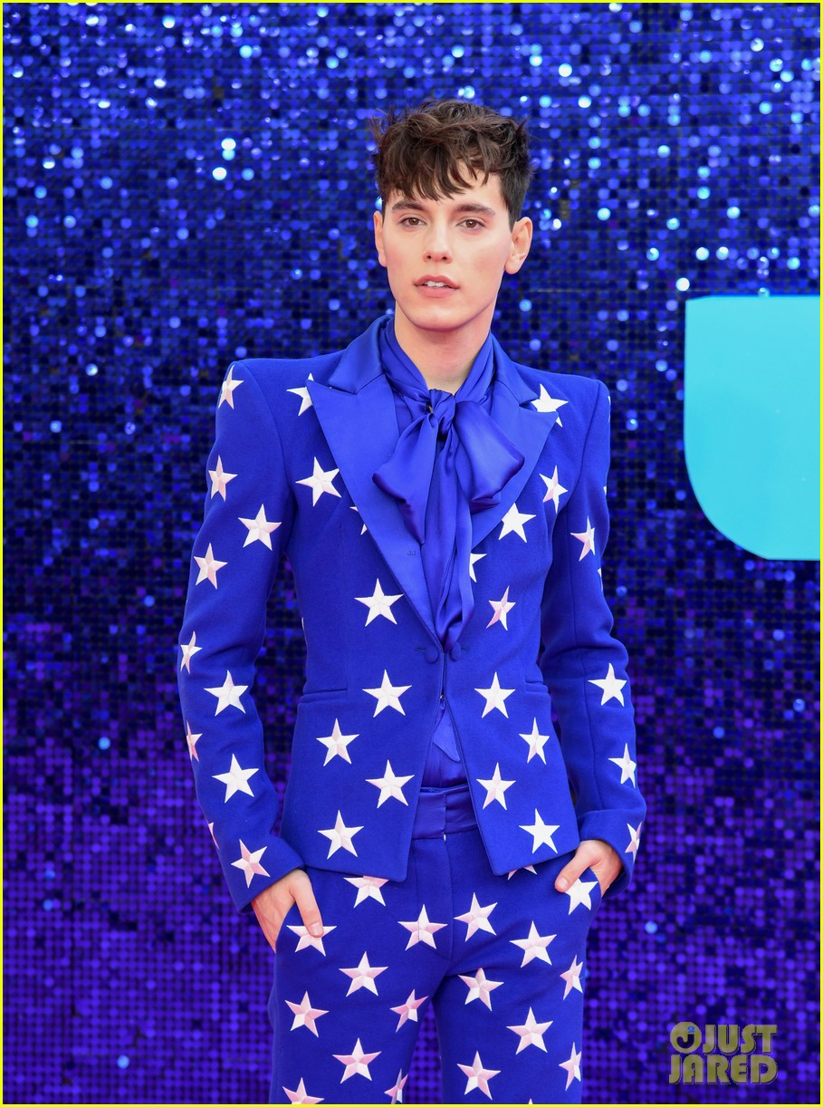 Jamie Campbell & Max Harwood Deliver Major Fashion Moments at 'Everyone ...