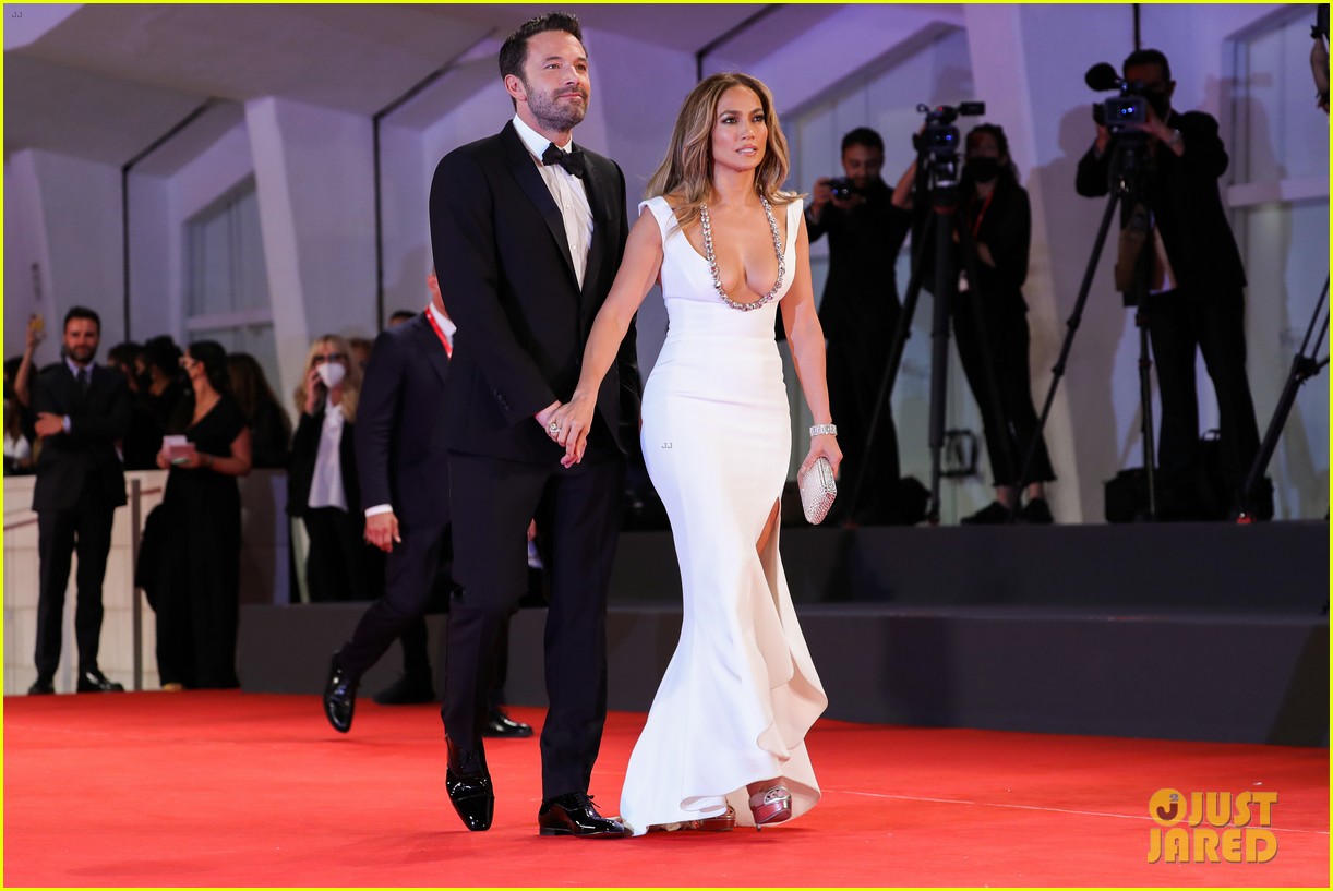 One of Ben Affleck's Famous Exes Just Commented on His Red Carpet Debut ...