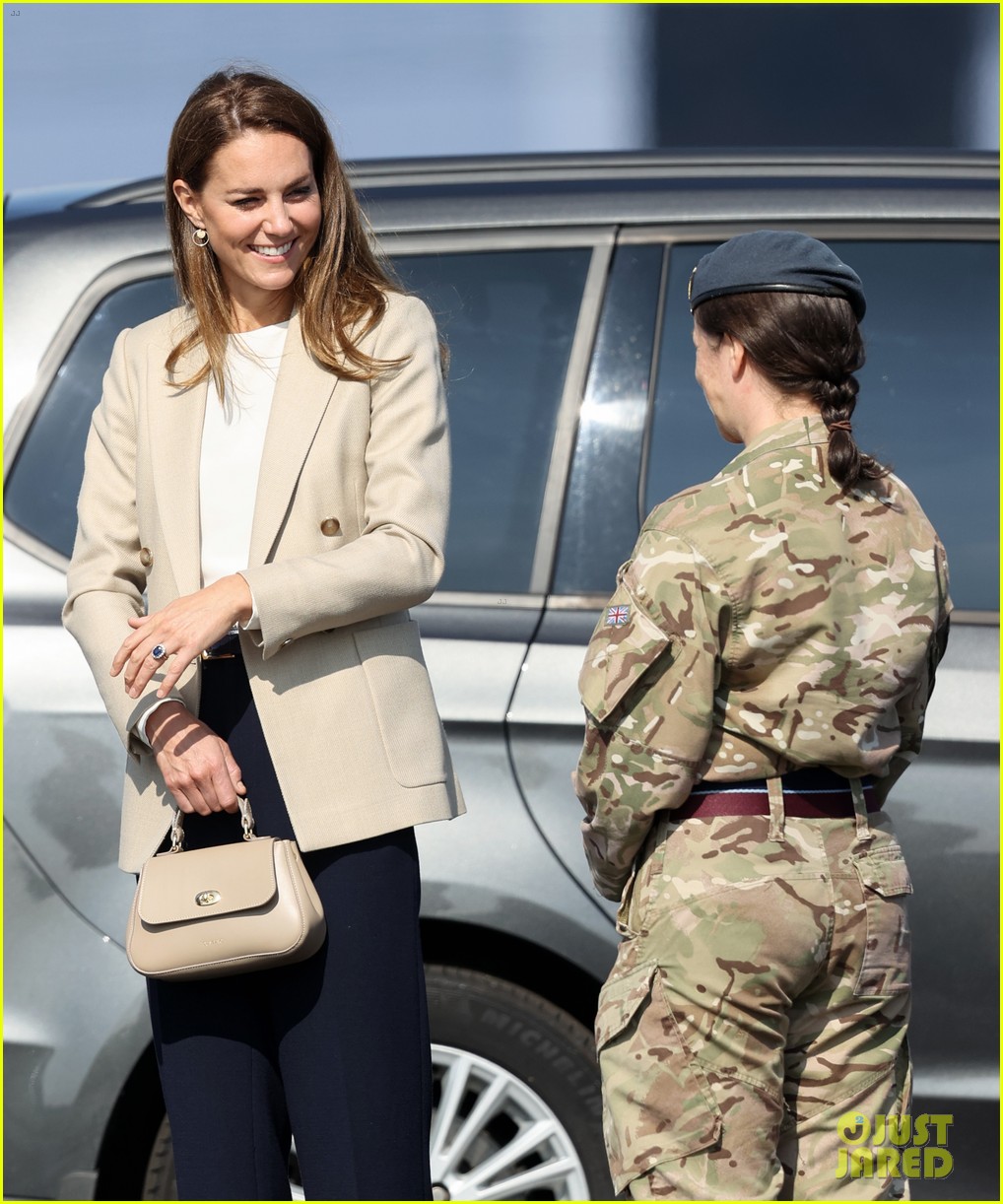 Duchess Kate Middleton Returns to Public Eye in First Official Outing ...