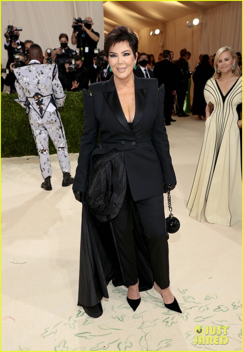 Kris Jenner Gushes Over Kylie Jenner's Pregnancy at the 2021 Met Gala ...