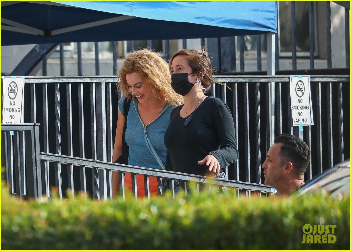 Margot Robbie Wears The Biggest Smile in The World As She Arrives On ...