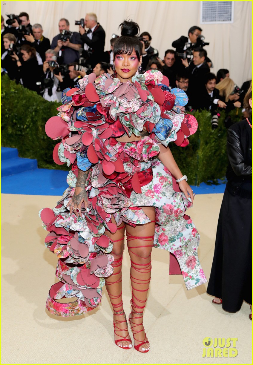 Met Gala 2021: COVID-19 Vaccine Requirement & Mask Rules Revealed ...