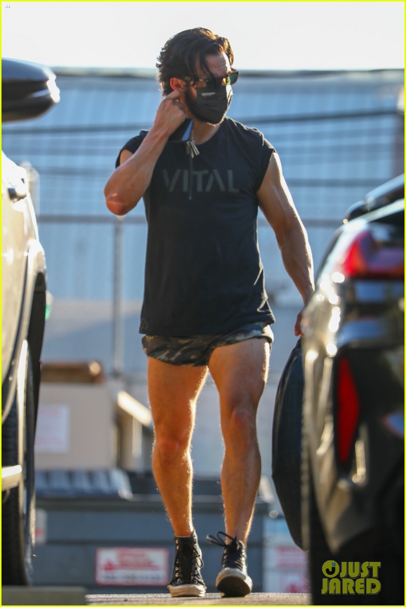 Milo Ventimiglia Gets In a Workout Before Emmy Awards 2021: Photo ...