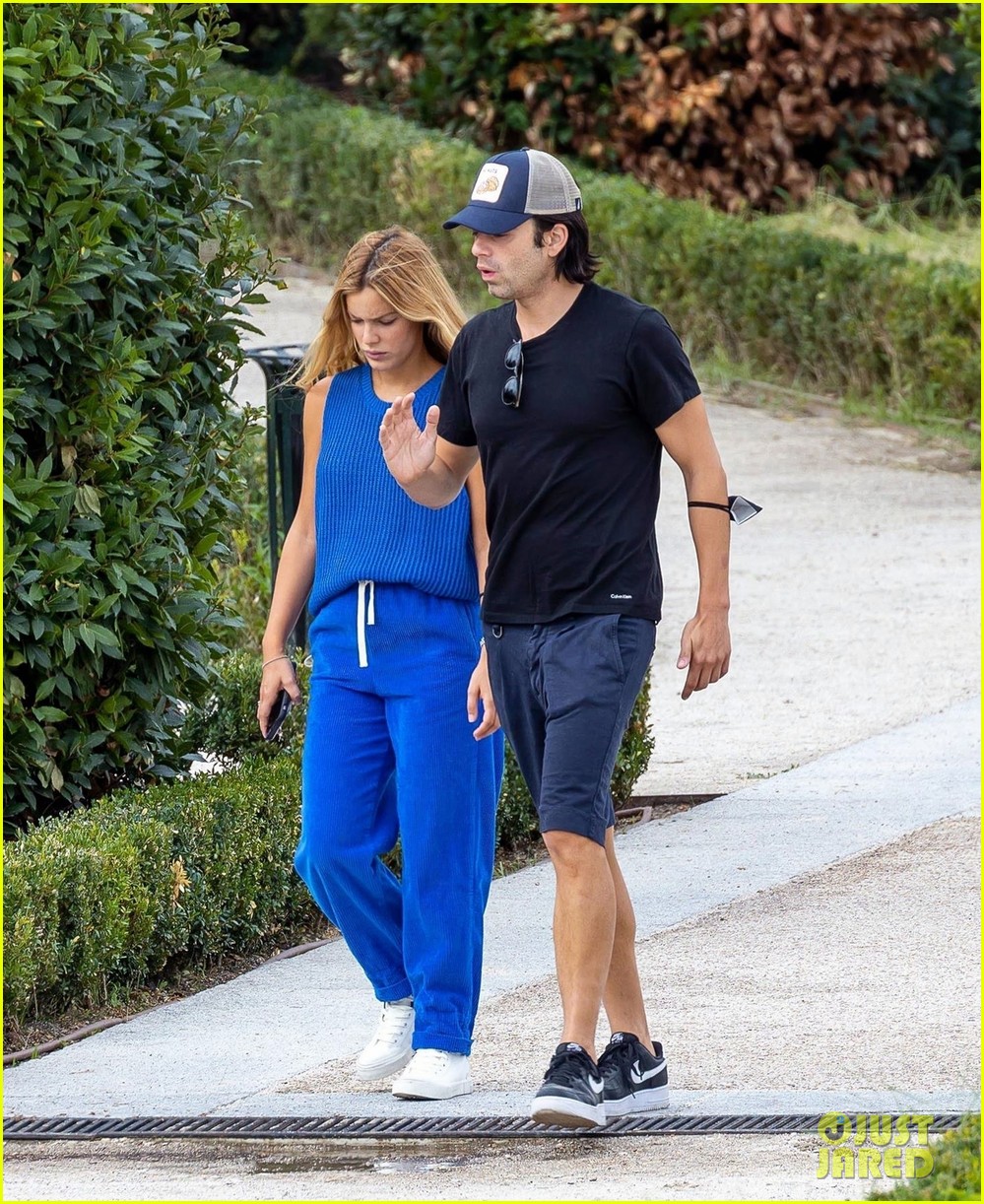 Sebastian Stan Packs on PDA with Girlfriend Alejandra Onieva During an ...