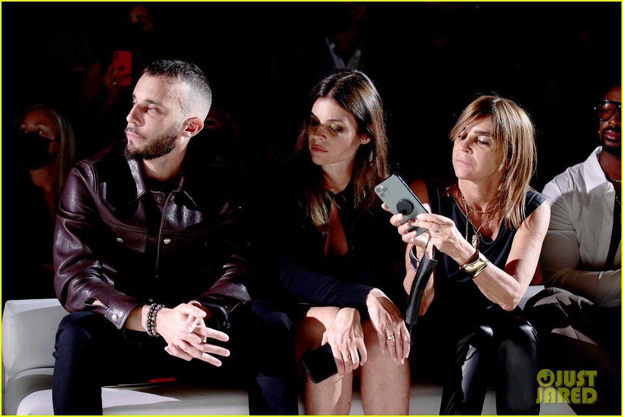 Jennifer Hudson Steps Out For Tom Ford Fashion Show With Julianne Moore ...