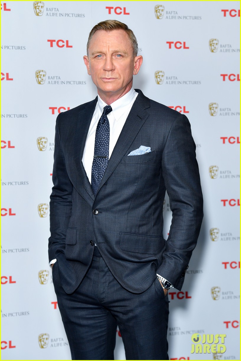 Daniel Craig Just Learned His 'Ladies & Gentleman, The Weekend' Line Is ...