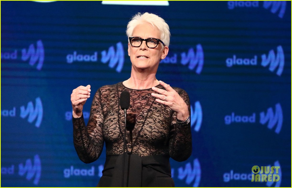 Jamie Lee Curtis Calls Out Fillers & Procedures: 'Once You Mess With ...