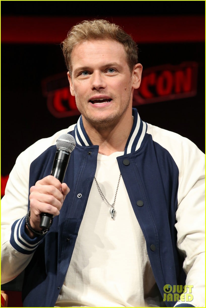 Sam Heughan Promotes 'Outlander' Season Six at New York Comic-Con 2021 ...