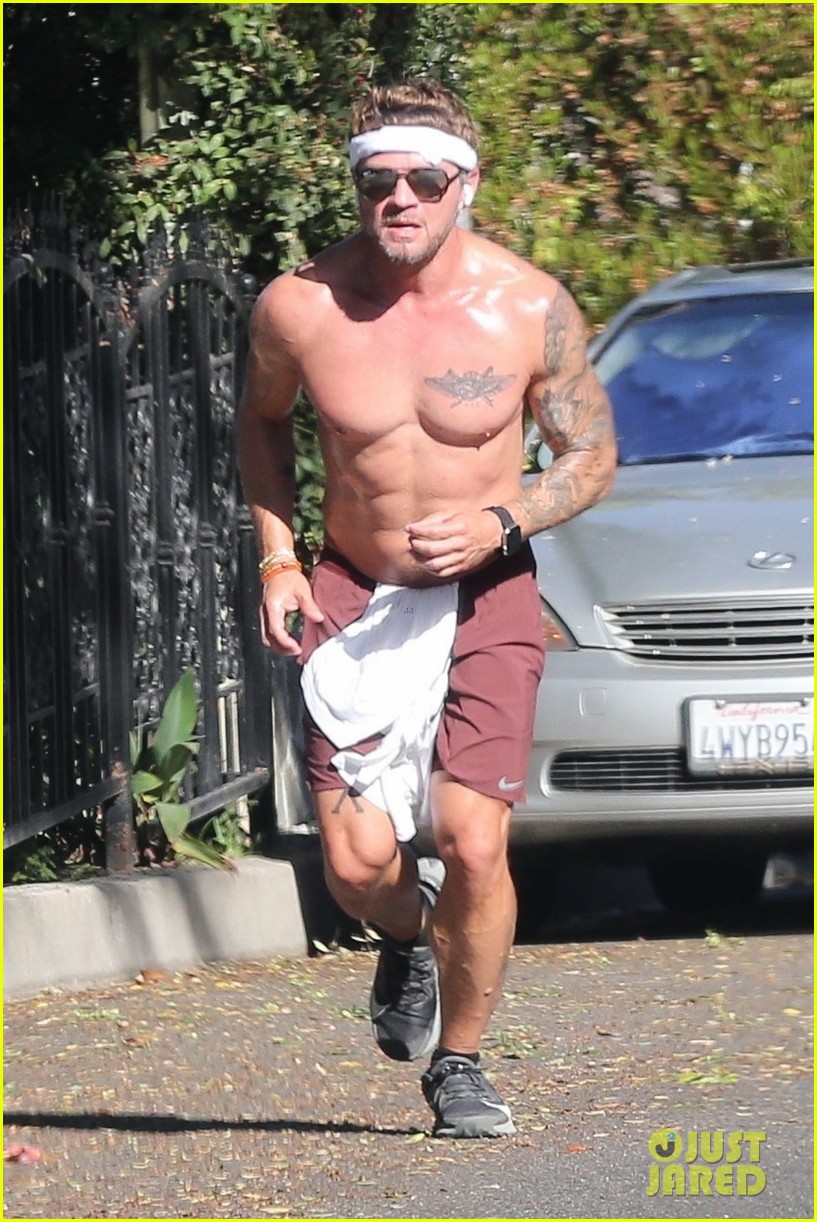 Ryan Phillippe Is Showing Off His Ripped Body at 47 in New Shirtless ...