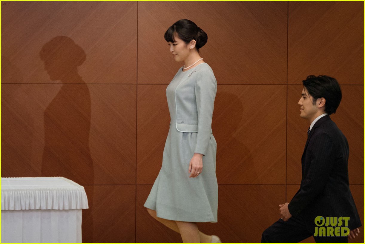 Princess Mako of Japan Marries Commoner Kei Komuro, Officially Giving ...