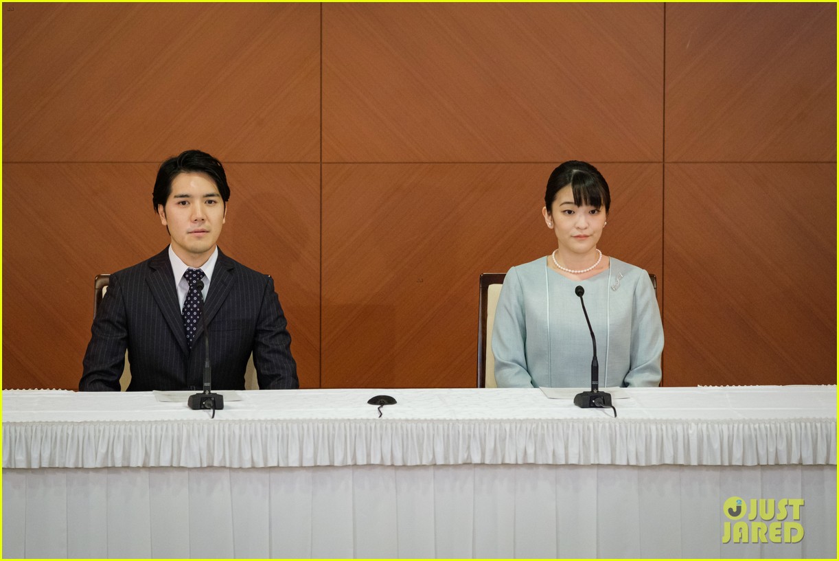 Princess Mako of Japan Marries Commoner Kei Komuro, Officially Giving ...