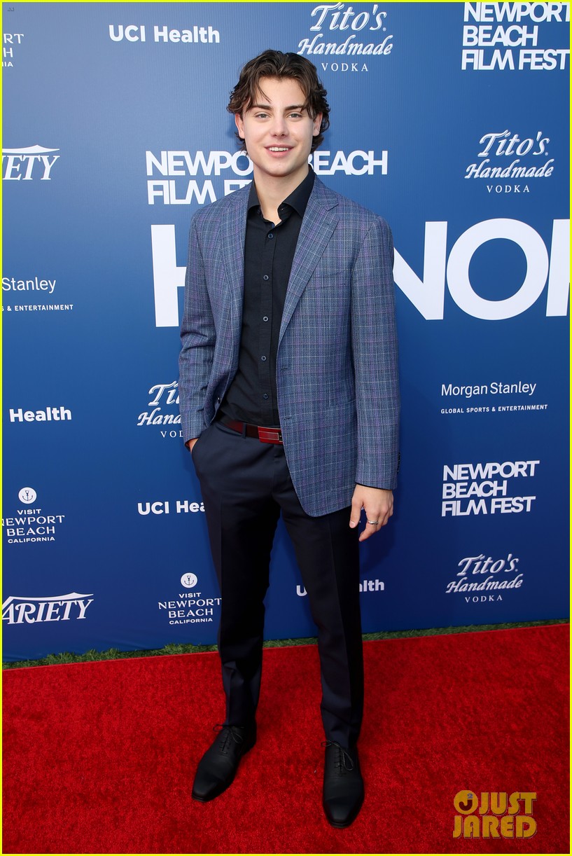 Moses Ingram & Saniyya Sidney Get Honored as 'Actors To Watch' During ...