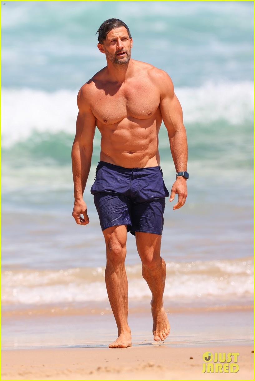 Australia's First 'Bachelor' Star Tim Robards Looks So Hot in These New ...