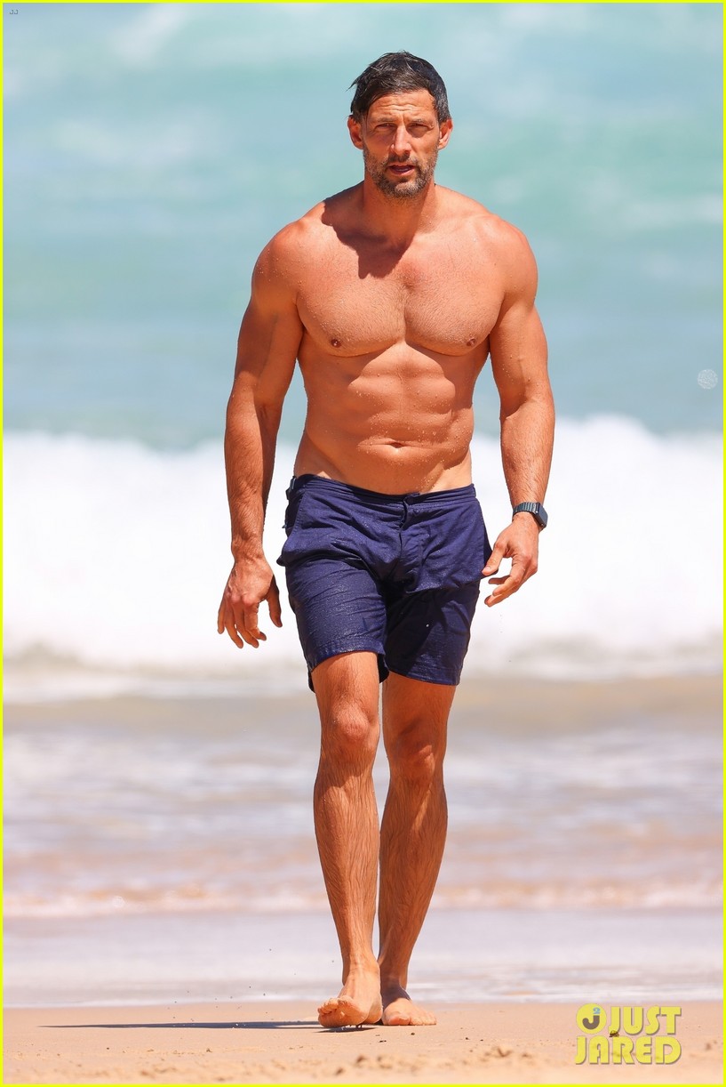 Australia's First 'Bachelor' Star Tim Robards Looks So Hot in These New ...