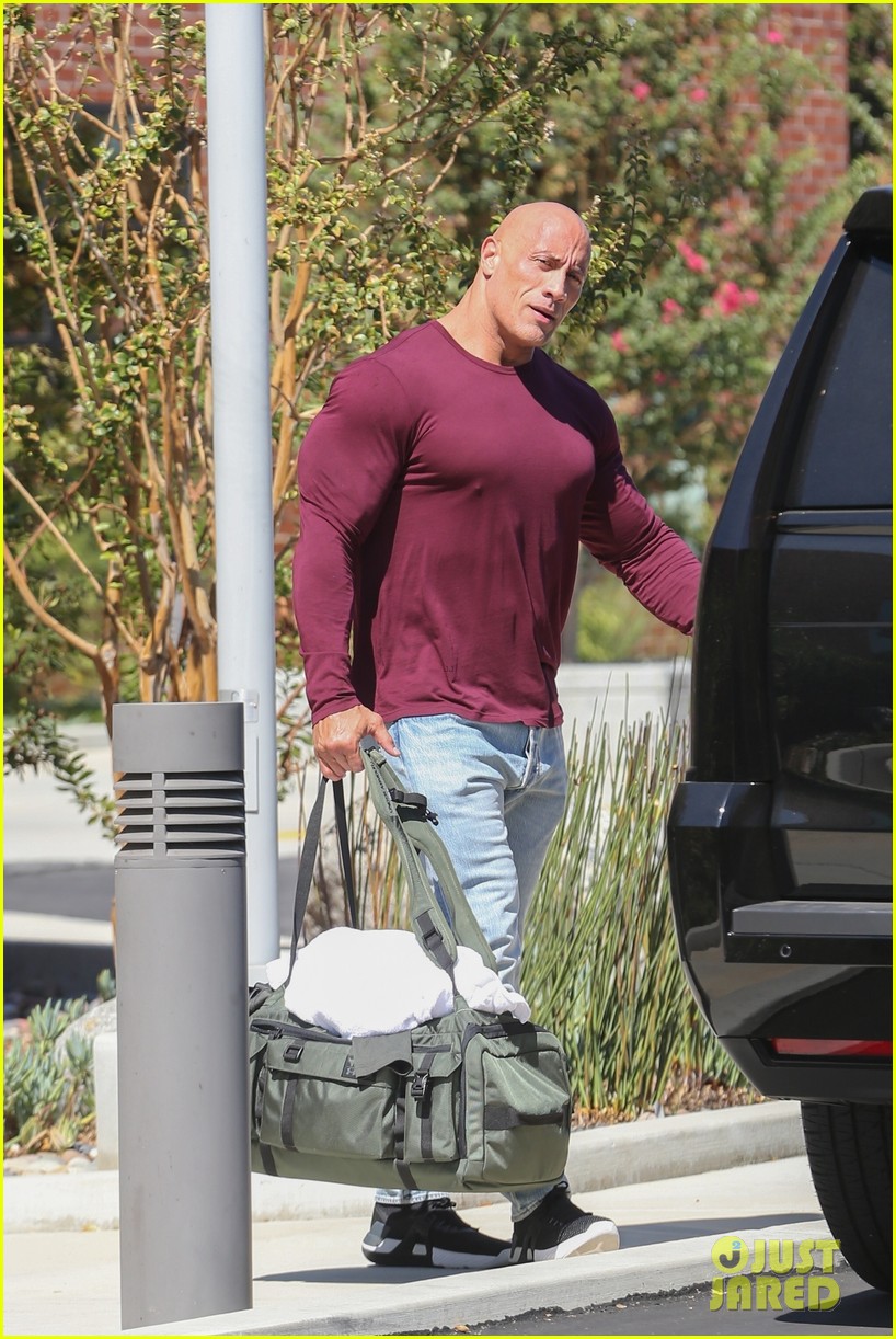 Dwayne Johnson Heads Home After His Morning Workout: Photo 4637767 ...