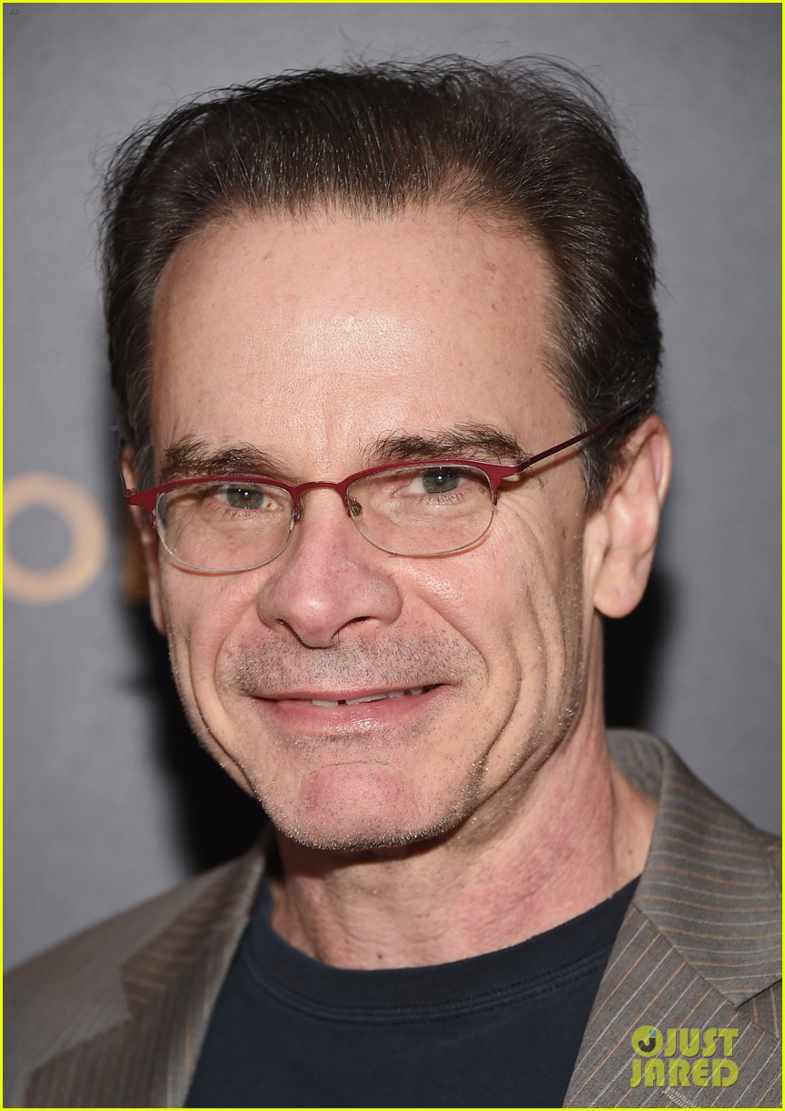 Peter Scolari Dead - 'Bosom Buddies' & 'Girls' Actor Dies at 66: Photo ...