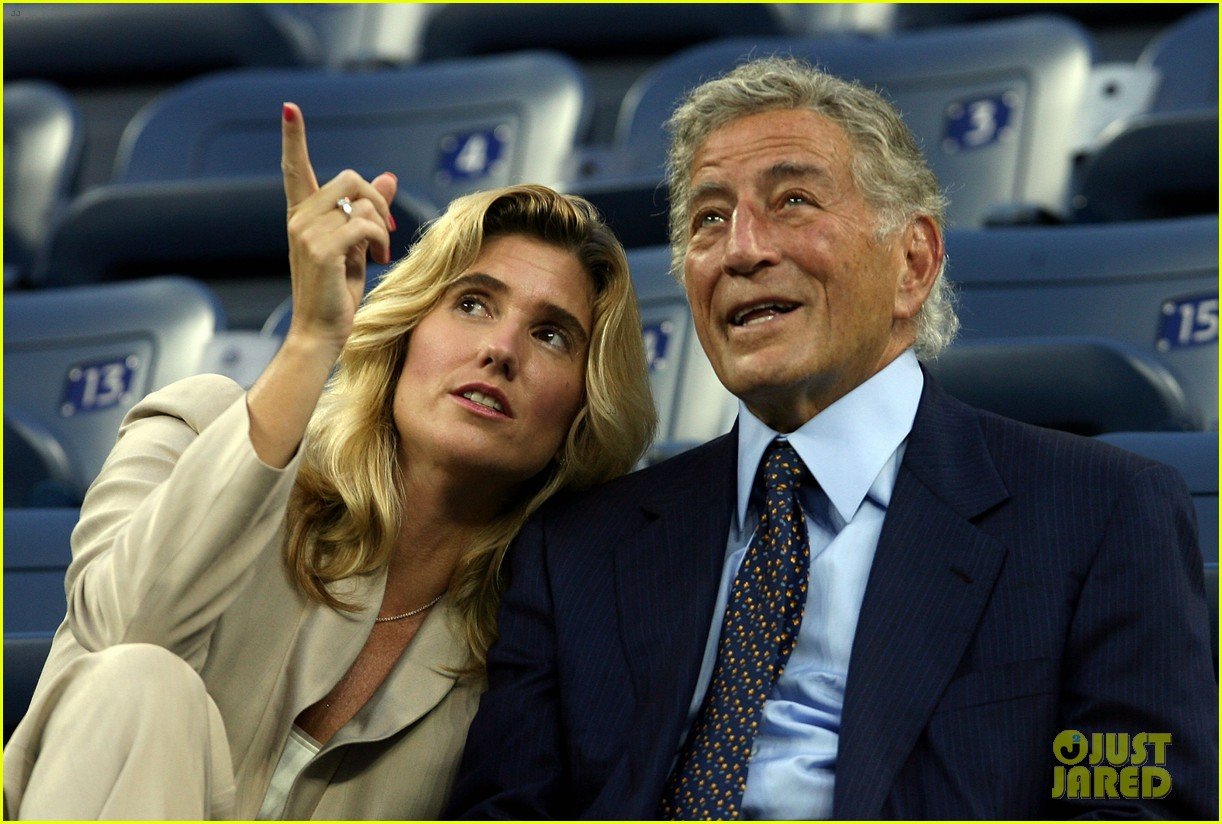 Tony Bennett's Wife Susan Crow Says He 'Doesn't Know' He Has Alzheimer's Disease: Photo 4637672 ...