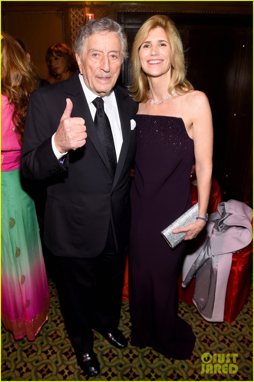 Tony Bennett's Wife Susan Crow Says He 'Doesn't Know' He Has Alzheimer's Disease: Photo 4637679 ...