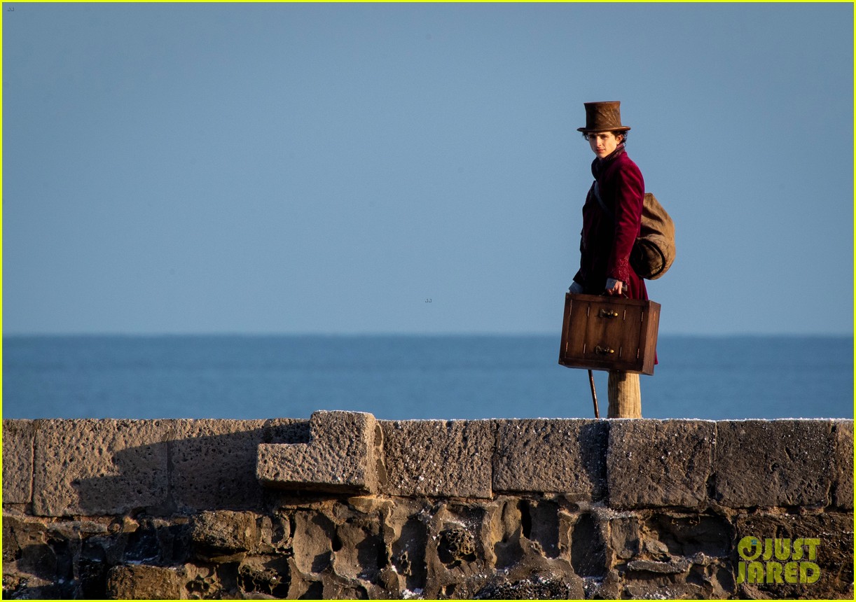 Timothee Chalamet Spotted in Full 'Wonka' Costume While Filming on the ...
