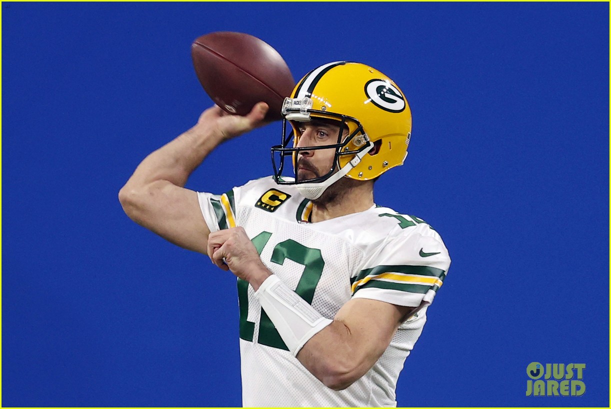Aaron Rodgers' Estranged Father Supports Son Amid COVID-19 Vaccine ...