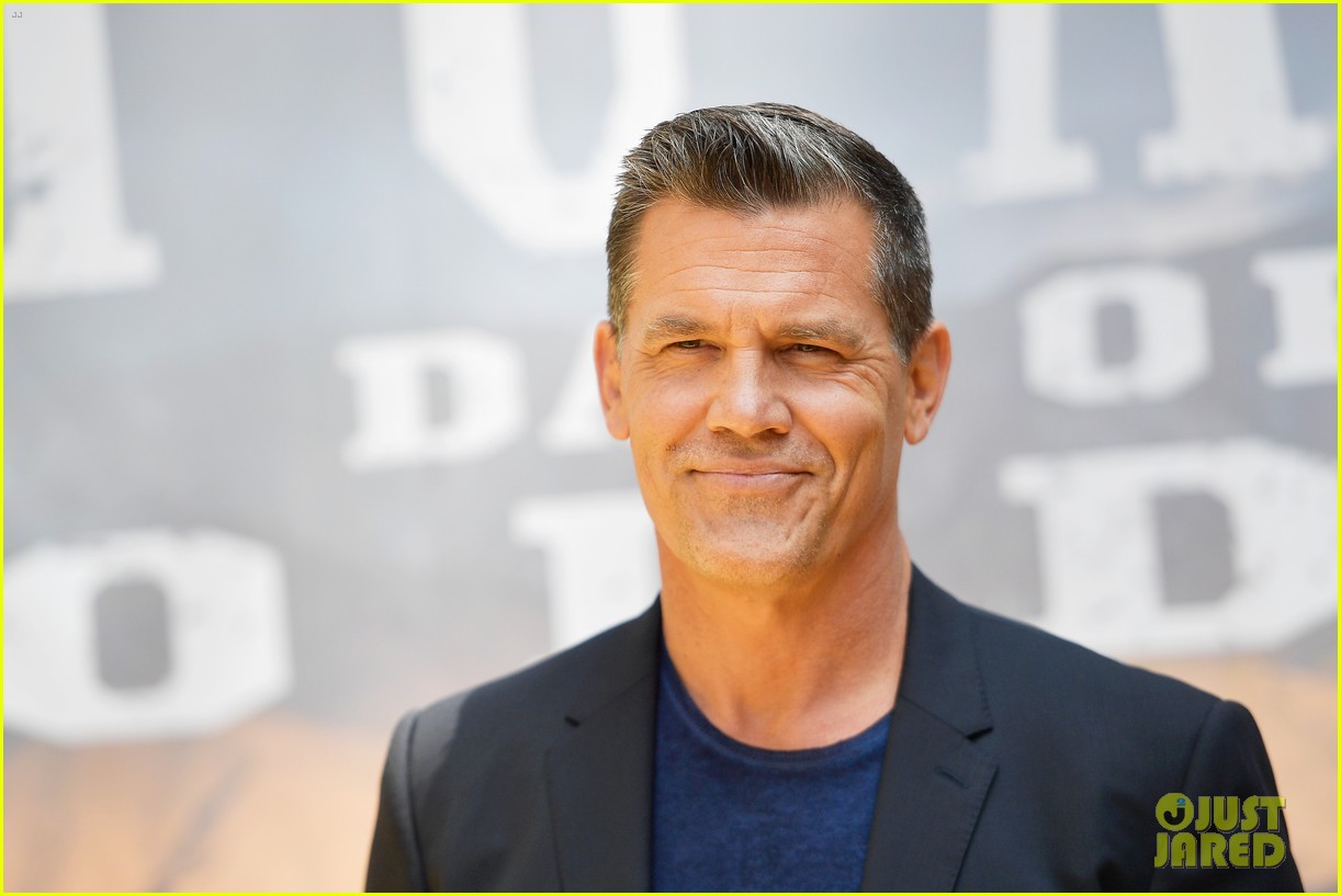 Josh Brolin Marks Eight Years of Sobriety: 'Thank You God, Family ...