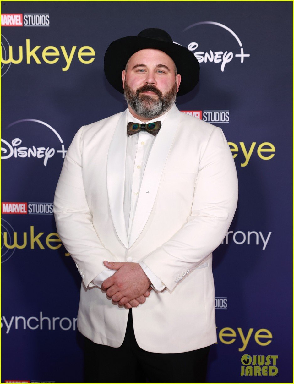 Hailee Steinfeld Wows in Black Bandeau Top For 'Hawkeye' Premiere in LA ...