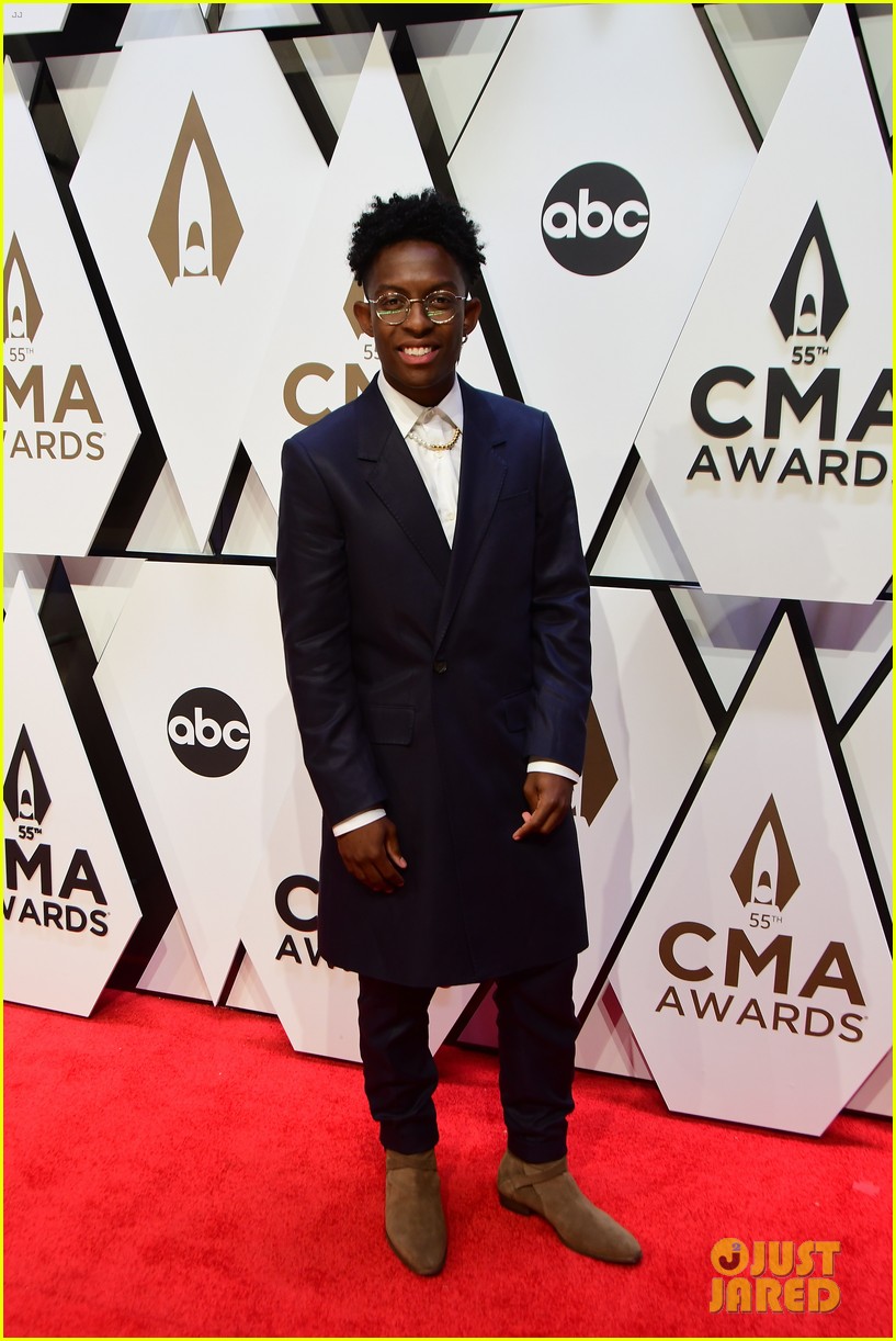 Maren Morris & Gabby Barrett Couple Up With Their Hubby's At The CMA ...