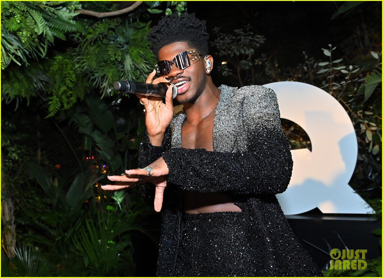Lil Nas X Goes Shirtless For Performance During GQ Men of the Year ...