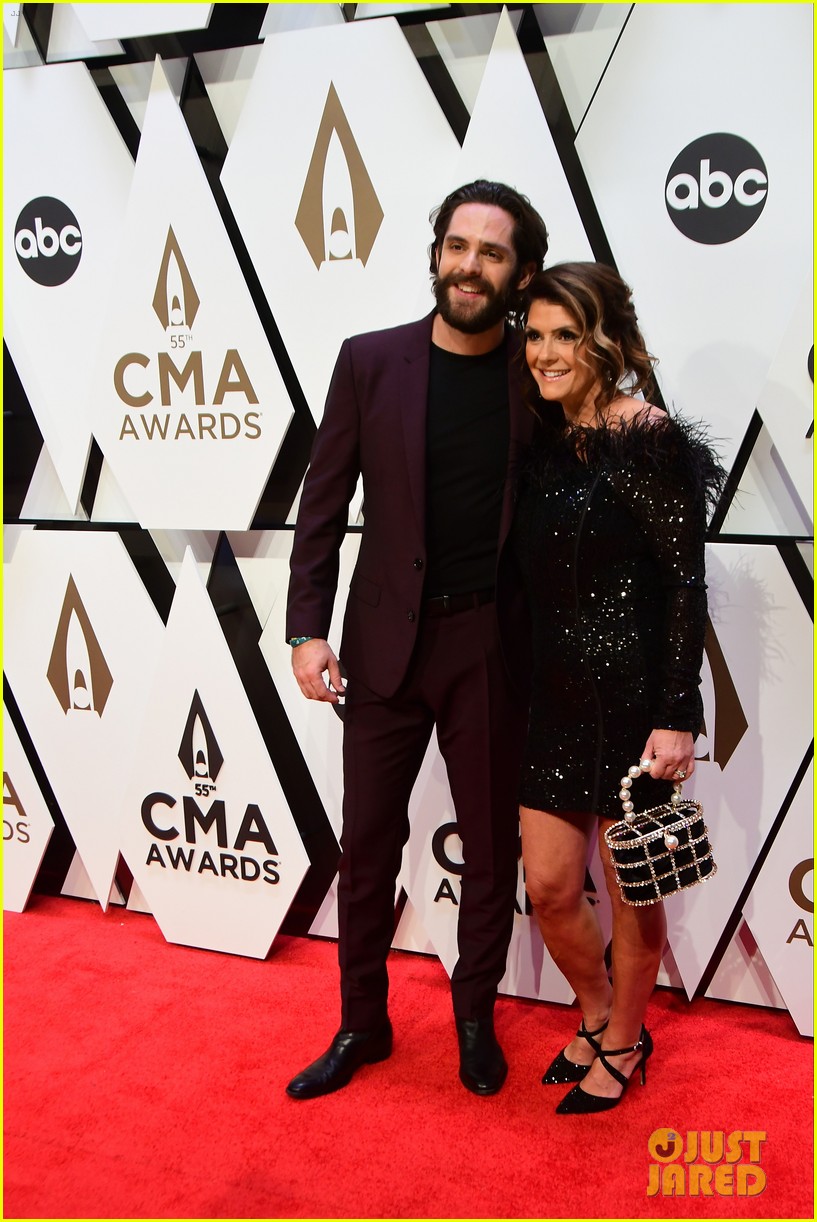 Thomas Rhett, Kane Brown, & Luke Combs Arrive in Style for CMA Awards ...