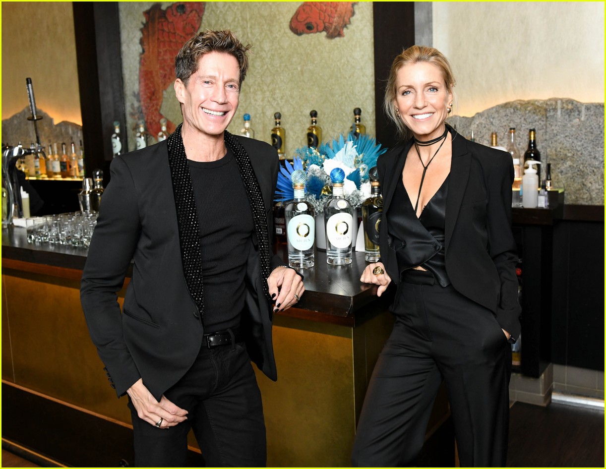 Kelly Ripa & Mark Consuelos Couple Up to Support Their Friends at Mujen Launch: Photo 4655794 ...