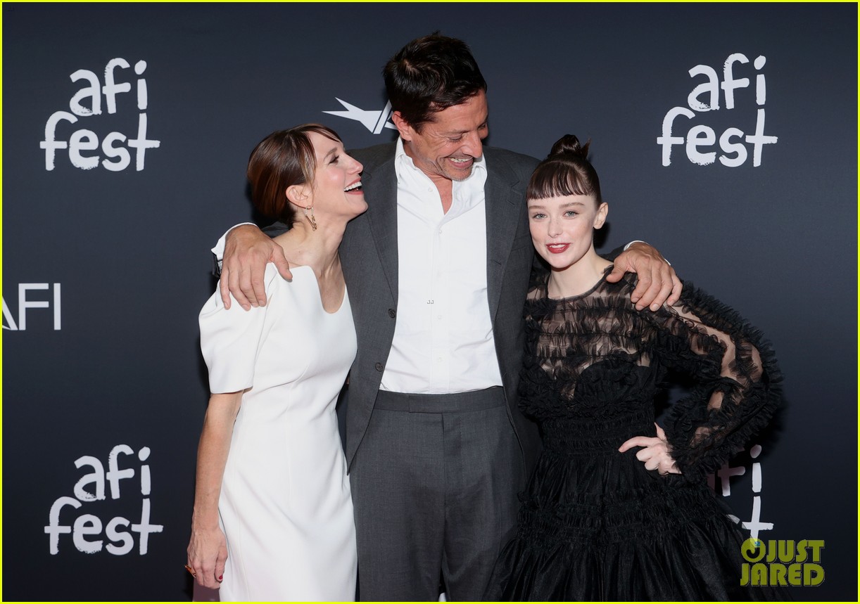 Simon Rex, Bree Elrod & Suzanna Son Step Out for the Premiere of 'Red ...