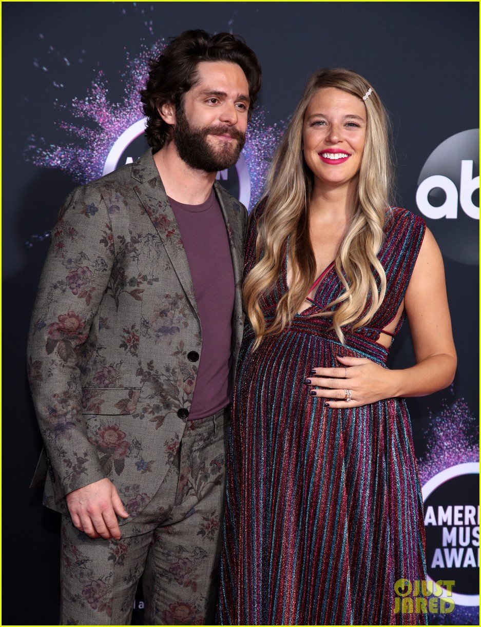 Thomas Rhett Welcomes Fourth Daughter With Wife Lauren Akins - Find Out ...