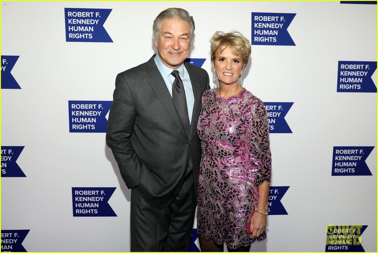 Alec Baldwin's Phone Requested By Police in 'Rust' Shooting ...