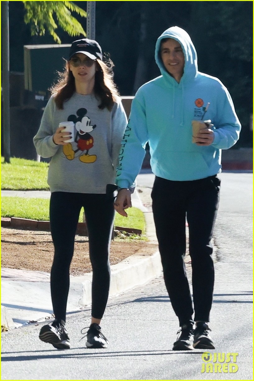 Alison Brie & Dave Franco Go For Sunday Morning Stroll Around The ...